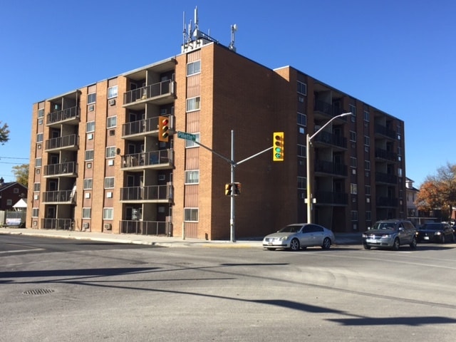 Pillette Court Apartments Apartments - 1491 Pillette Road Windsor, ON ...