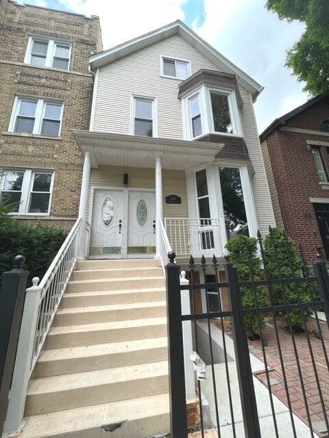 2437 N Francisco Ave Unit 2, Chicago, IL 60647 - Room for Rent in ...