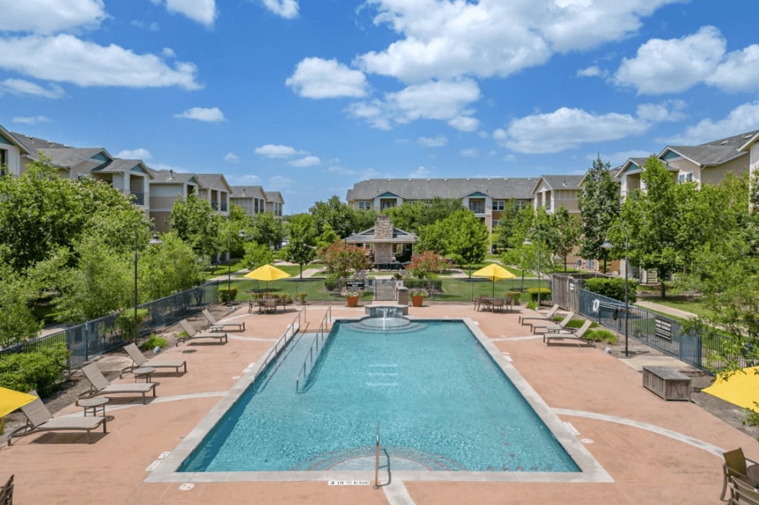 Belle at Bay Colony 55+ Apartments - 1101 Fm-517 Rd W Dickinson, TX ...