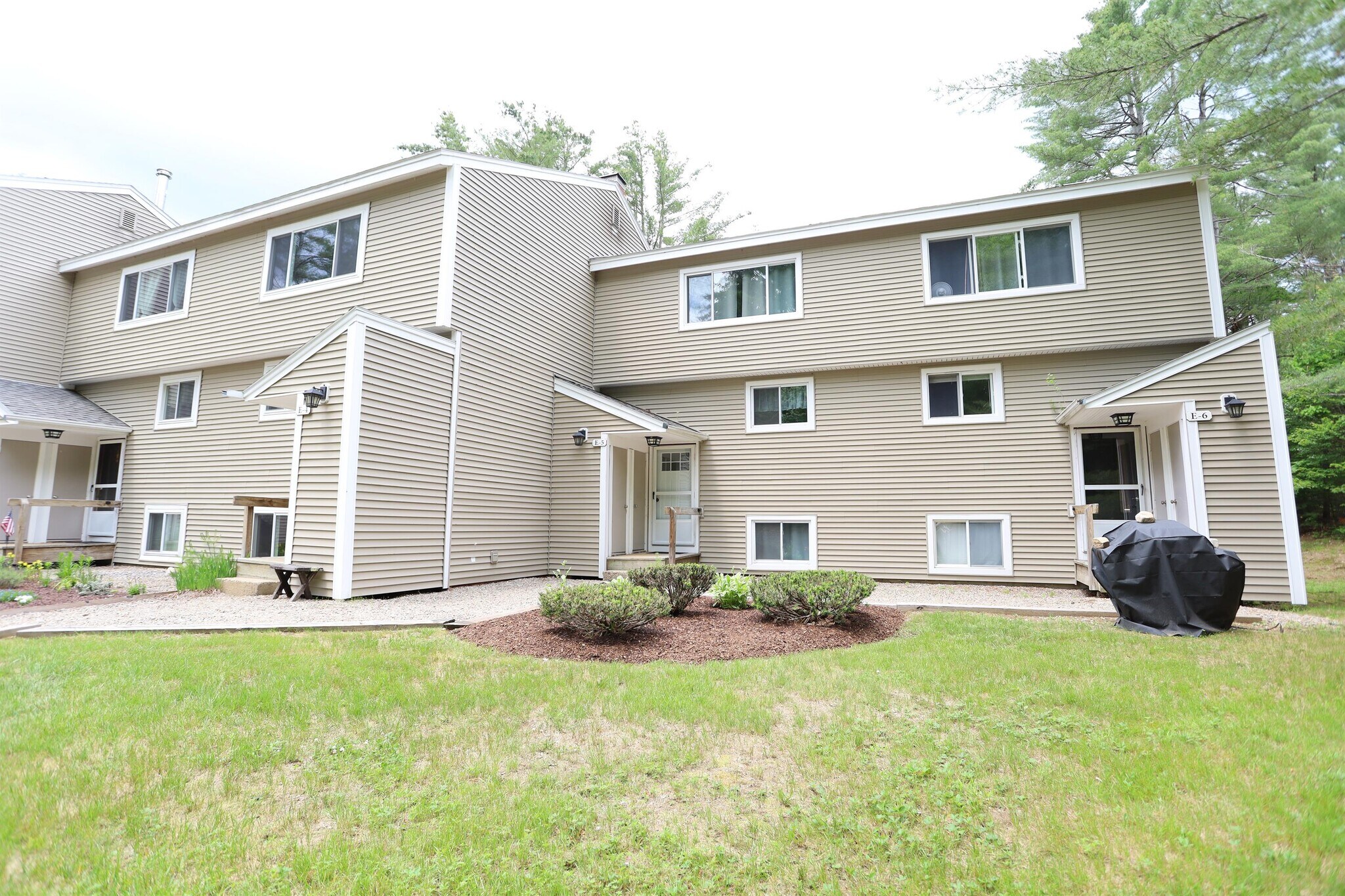841 Upper Mad River Rd, Thornton, NH 03285 - Townhome Rentals in ...