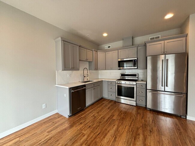 556-558 Harrison St Unit 556 Harrison St, Lebanon, OR 97355 - Room for ...