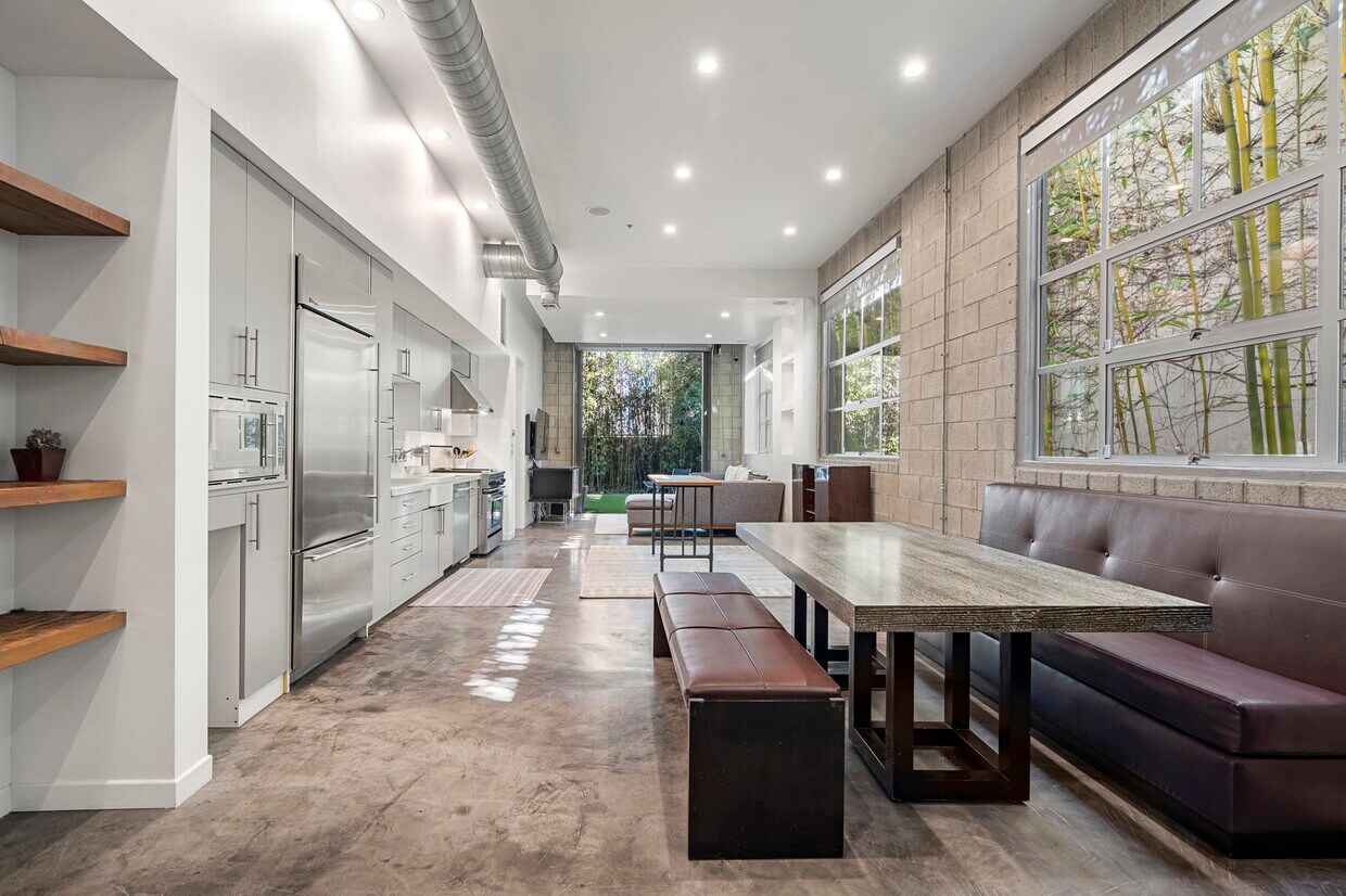 710 N Orlando Ave Unit 104, Los Angeles, CA 90069 - Condo for Rent in ...