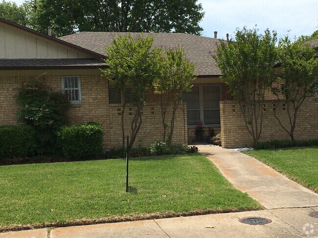 Duplex for Rent in Dallas, TX - 131 Rentals | Apartments.com