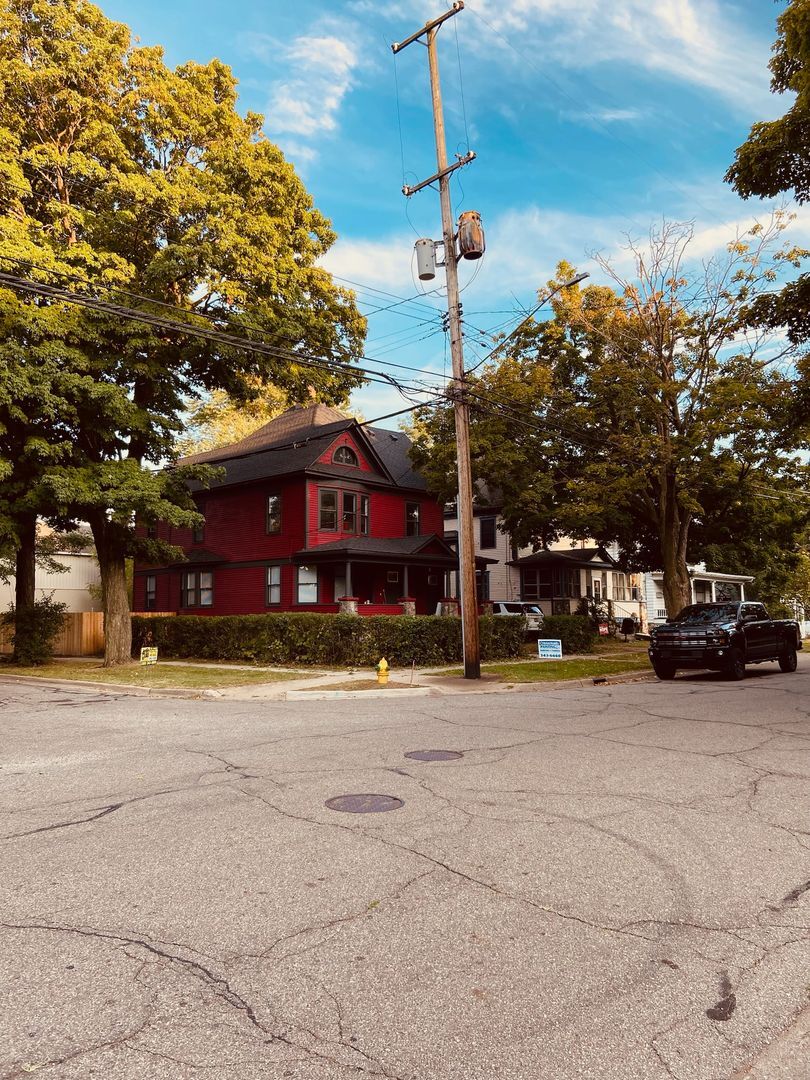 528 Elm St Unit 528 Elm Street #2, Kalamazoo, MI 49007 - Room for Rent ...