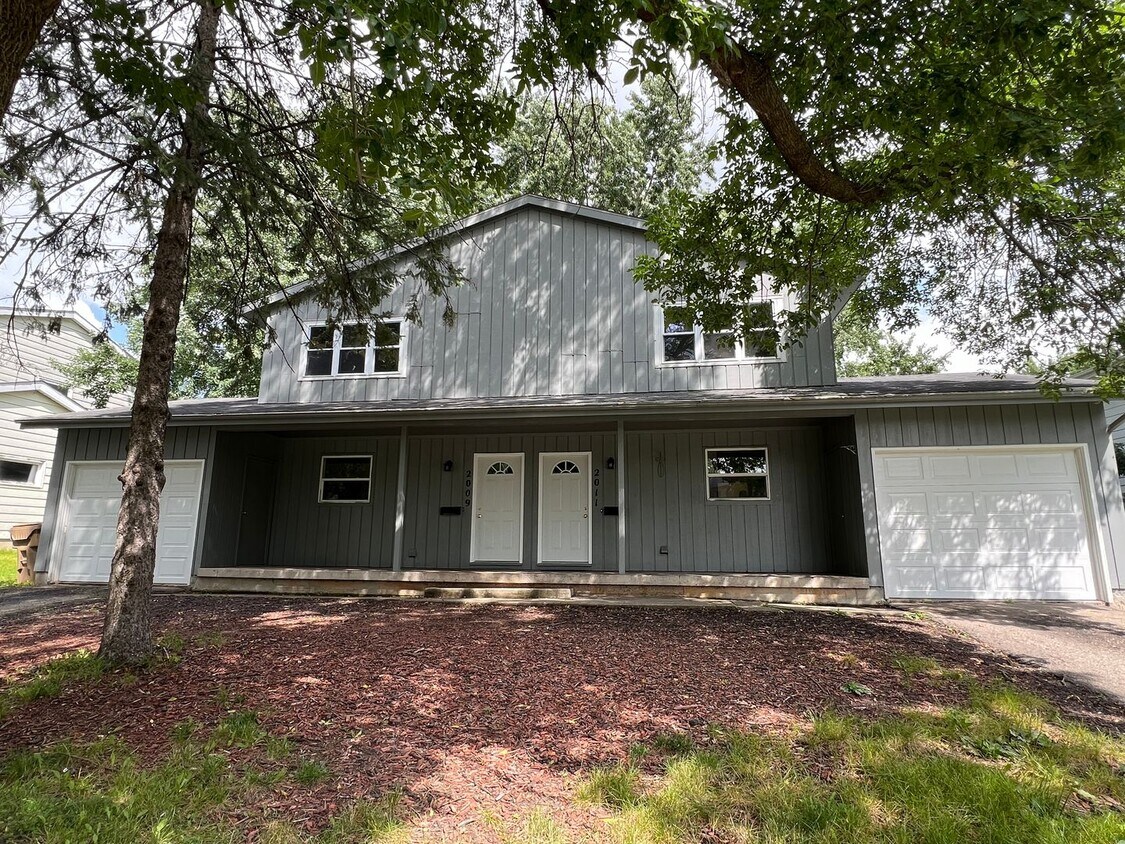 2009-2011 Westbrook Ln, Madison, WI 53711 - Townhome Rentals in Madison ...