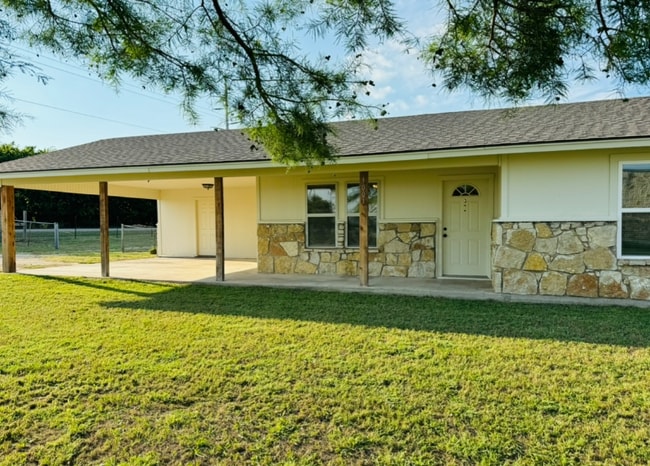 3001 Oakey Trl, Hudson Oaks, TX 76087 | Apartments.com