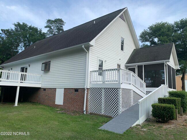 163 Shell Rock Landing Rd, Hubert, NC 28539 - House Rental in Hubert ...