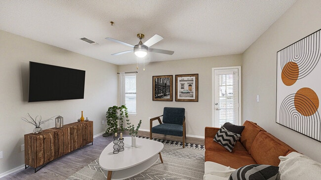 Apartments for Rent with Washer & Dryer in Century Crest at Barrett ...