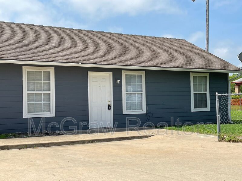 218 E 14th St Unit Apt D, Ada, OK 74820 - Condo for Rent in Ada, OK ...