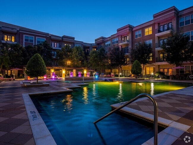 Addison Circle Park Apartments for Rent with a Dog Park - Addison, TX ...