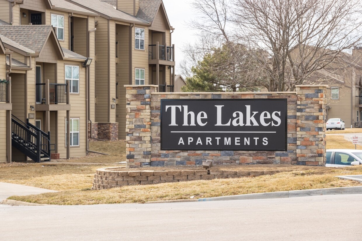 The Lakes Apartments - Apartments in Kansas City, MO | Apartments.com