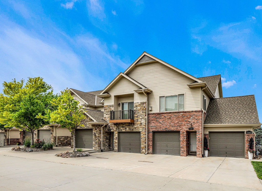 Bellbrook Townhomes - 19224 Olive Plz Gretna, NE 68028 | Apartments.com