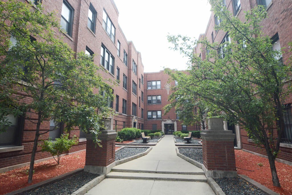 3518 N Racine Unit S4, Chicago, IL 60657 | Apartments.com