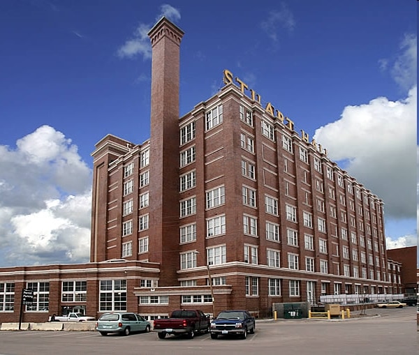 Artisan KC Apartments - 2121 Central St Kansas City, MO | Apartments.com