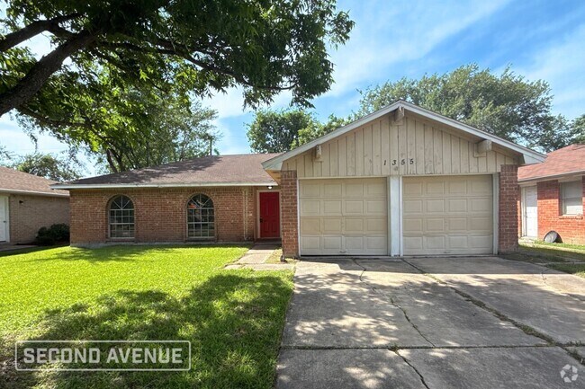 Senior Living Apartments for Rent in Cloverleaf TX