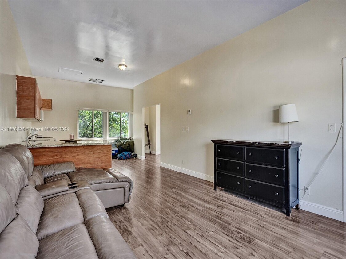 6830 Simms St Unit 2, Hollywood, FL 33024 - Room for Rent in Hollywood ...