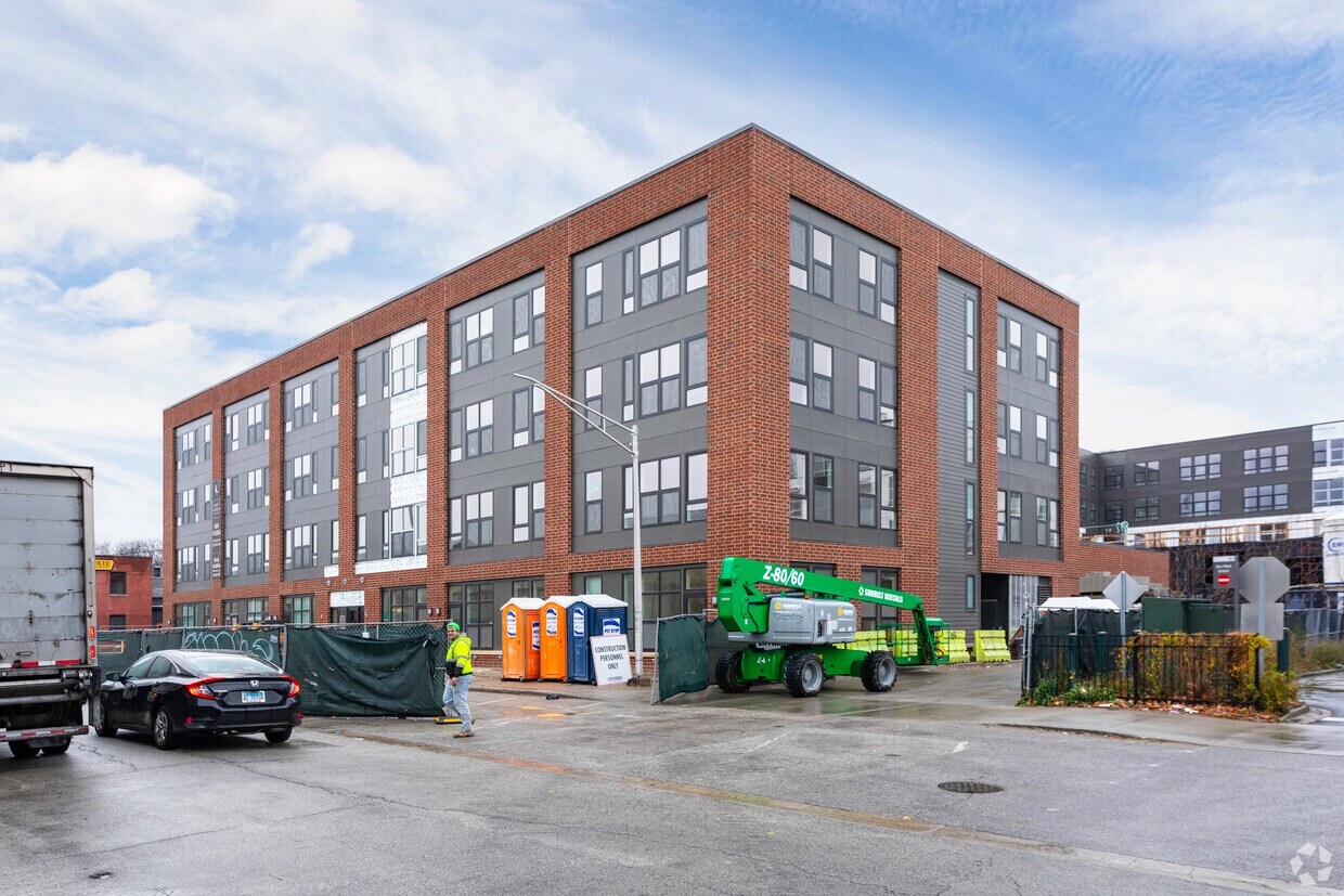 The Raven Residences - 4733 N Wolcott Ave Chicago, IL - Apartments for ...