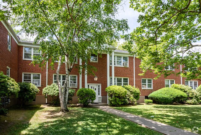 Boulevard Square Apartments - West Hartford, CT | Apartments.com