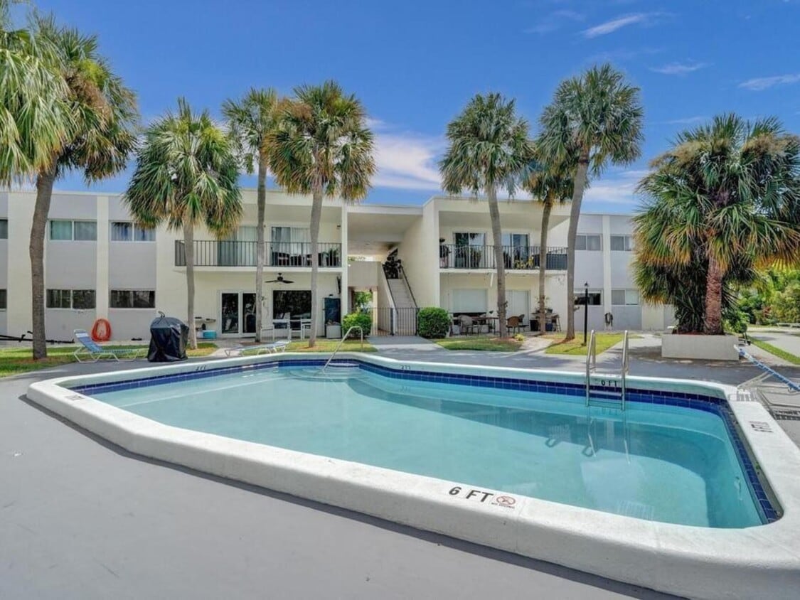 900 Crystal Lake Dr, Pompano Beach, FL 33064 - Condo for Rent in ...