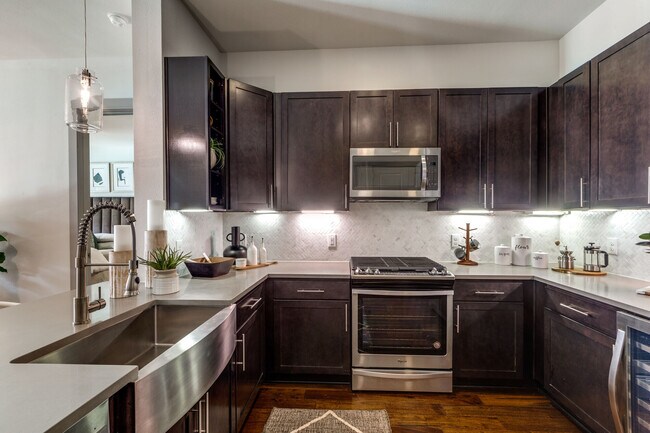 Alexan 5151 - Apartments in Houston, TX | Apartments.com