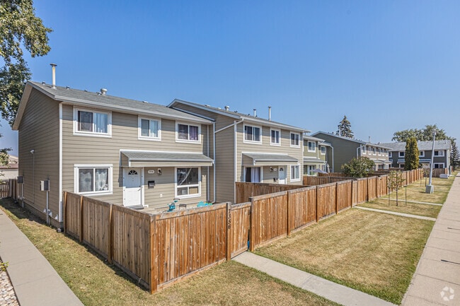 Callingwood North Edmonton Apartments for Rent with Yard - Edmonton, AB ...