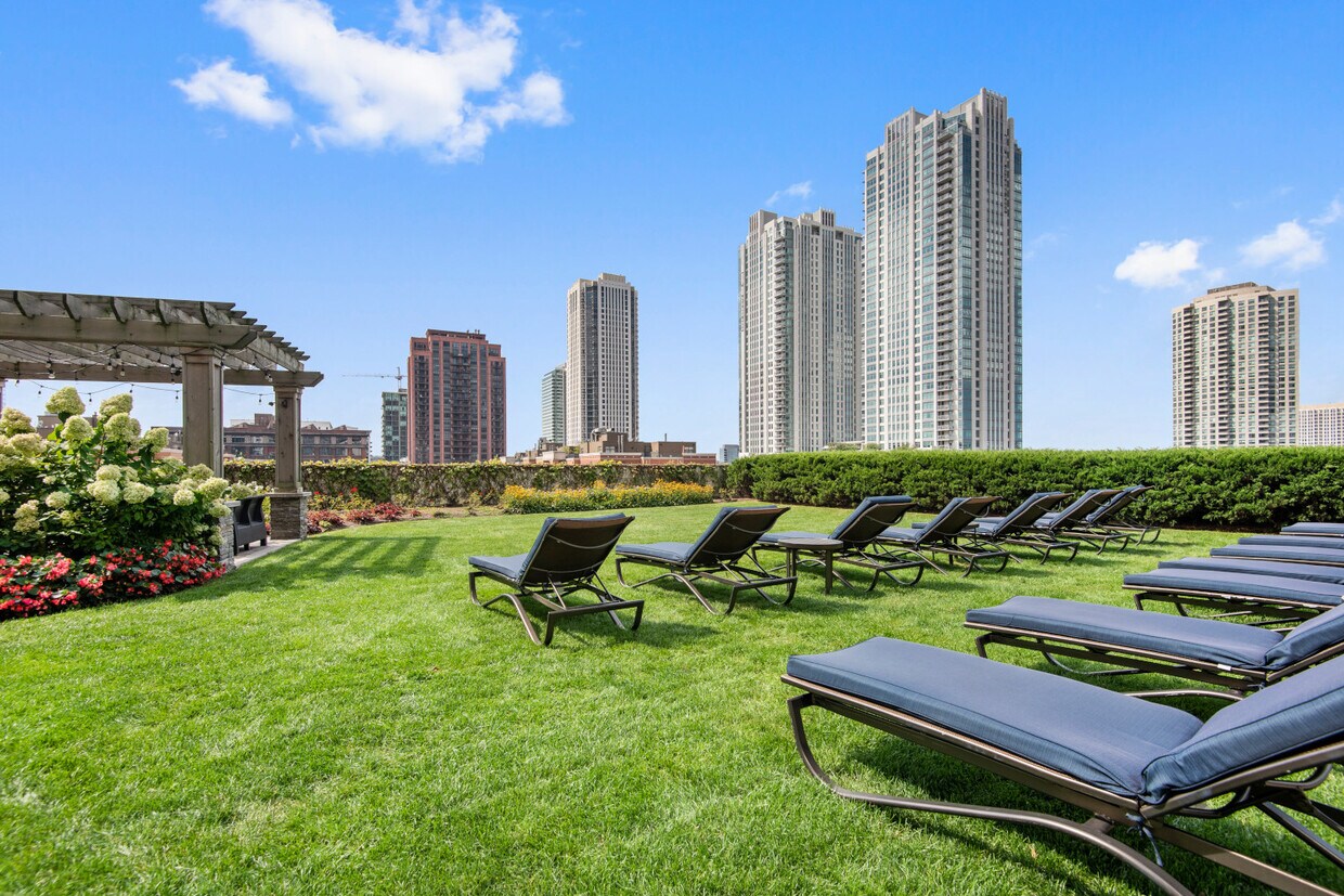 Left Bank - Apartments in Chicago, IL | Apartments.com