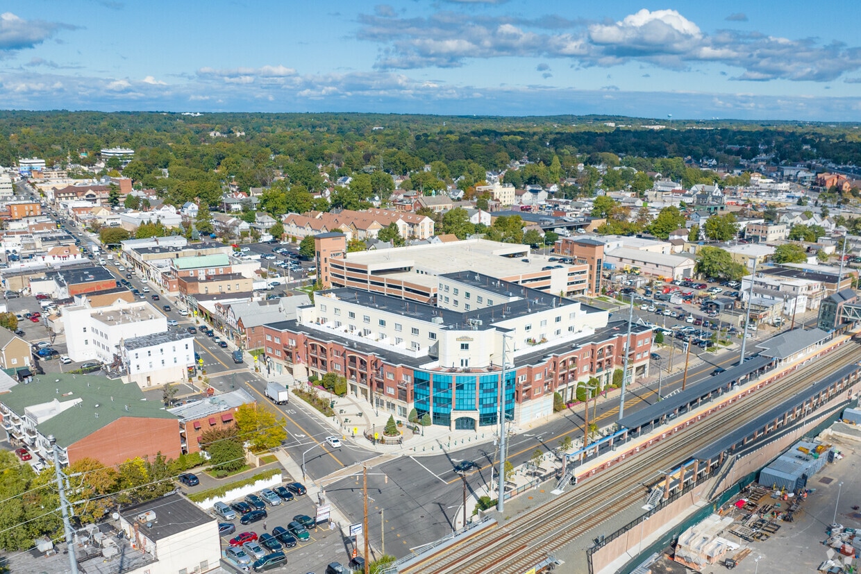 Horizon Of Westbury - 2 Units Available for Rent | Westbury, NY ...