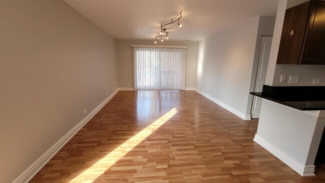 508 N Cass Ave Unit 210, Westmont, IL 60559 - Condo for Rent in ...