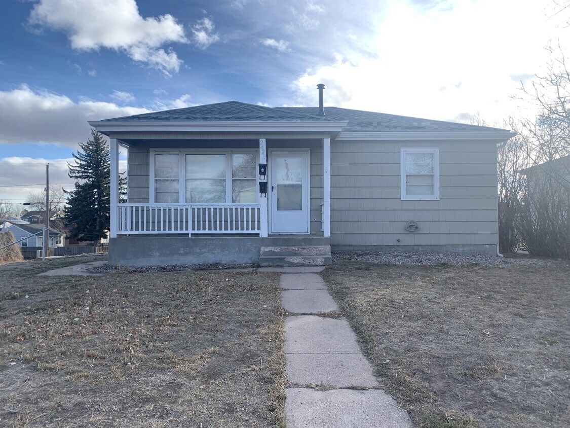 2423 E 12th St, Cheyenne, WY 82001 - Townhome Rentals in Cheyenne WY ...