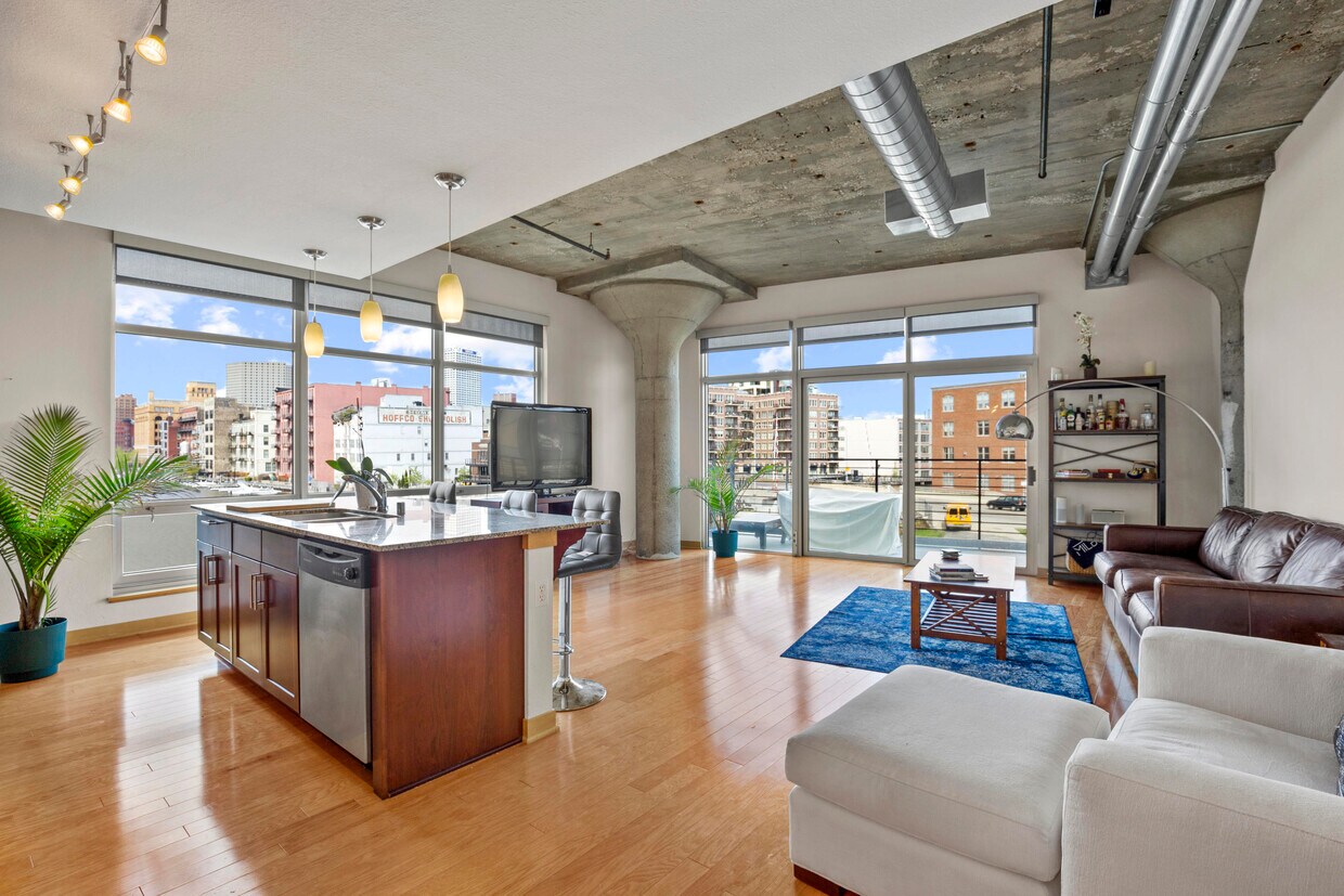 106 W Seeboth St Unit 307, Milwaukee, WI 53204 - Condo for Rent in ... 106 W Seeboth St Unit 307, Milwaukee, WI 53204 - Condo for Rent in ...