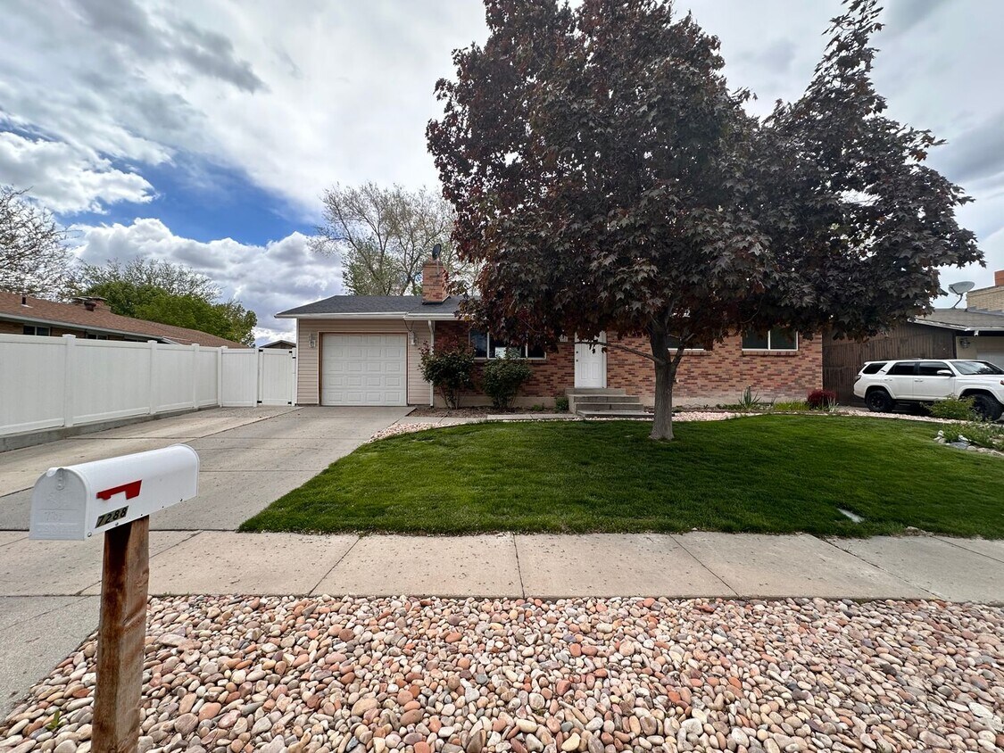7288 S 1975 W, West Jordan, UT 84084 - House Rental in West Jordan, UT ...