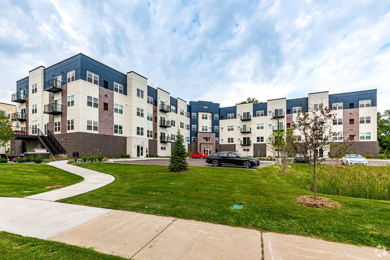 Arris Blaine - 9460 Ulysses St Ne Minneapolis, MN 55434 | Apartments.com