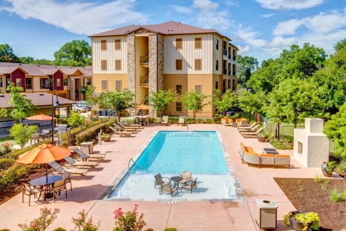 105 E 52nd St, Austin, TX 78751 - Room for Rent in Austin, TX ...