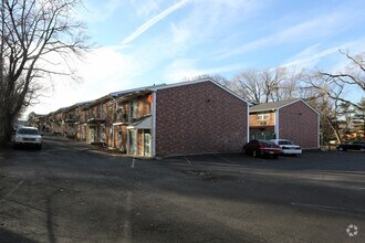 The Gardens at Willow Grove Rentals - Willow Grove, PA | Apartments.com