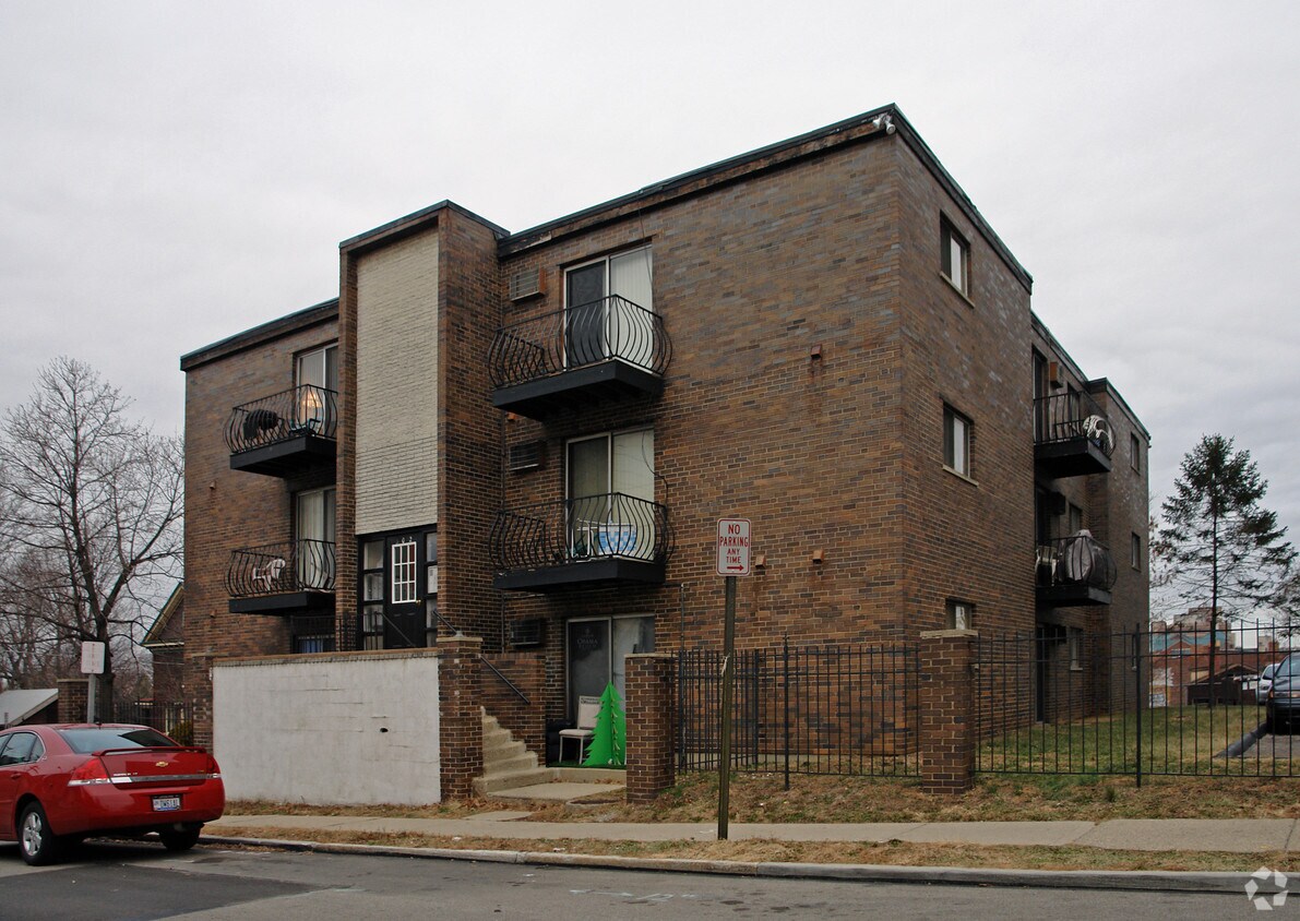 302 Oak St, Cincinnati, OH 45219 - Apartments in Cincinnati, OH ...