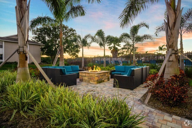 Brighton Bay - Saint Petersburg, FL: Neighborhood Guide | Apartments.com