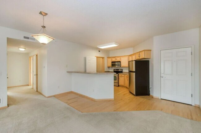 2458 Cascade Ln Unit 2458, Iowa City, IA 52246 - Condo for Rent in Iowa ...