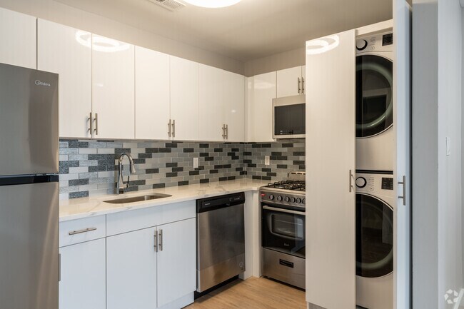 Americanside Apartments - Apartments in Howell, NJ | Apartments.com