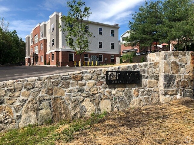 Best Luxury Downtown Waterbury Apartments for Rent - Waterbury, CT - 11 ...