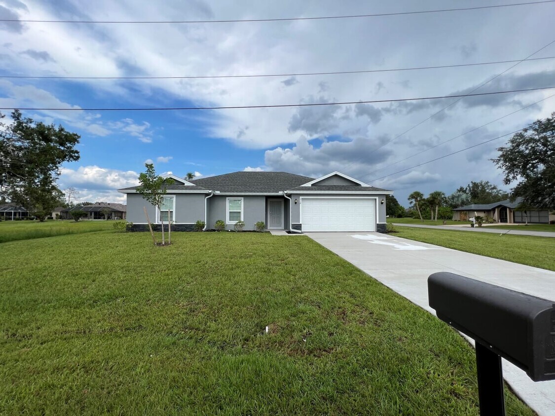 218 Mocoro St, Punta Gorda, FL 33983 | Apartments.com
