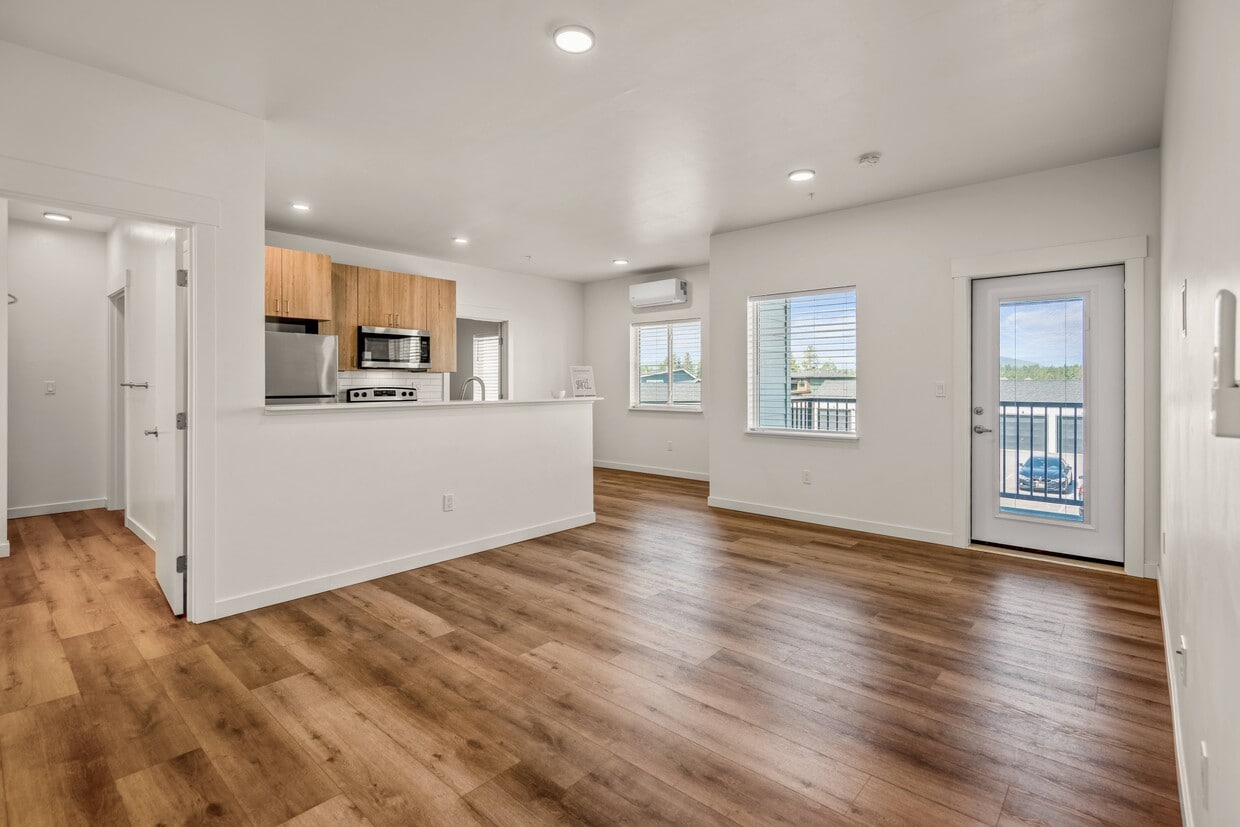 Silverbrook Apartments - 150 Day Lily Dr Kalispell, MT 59901 ...