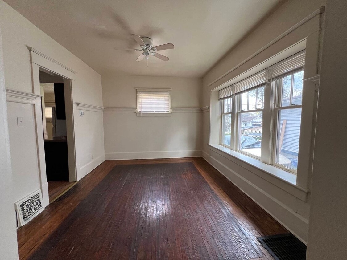 677 Blaine Ave Unit 1, Akron, OH 44310 - Room for Rent in Akron, OH ...