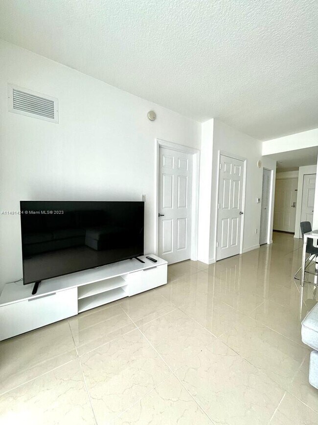 115 SW 11th St Unit 606, Miami, FL 33130 - Room for Rent in Miami, FL ...
