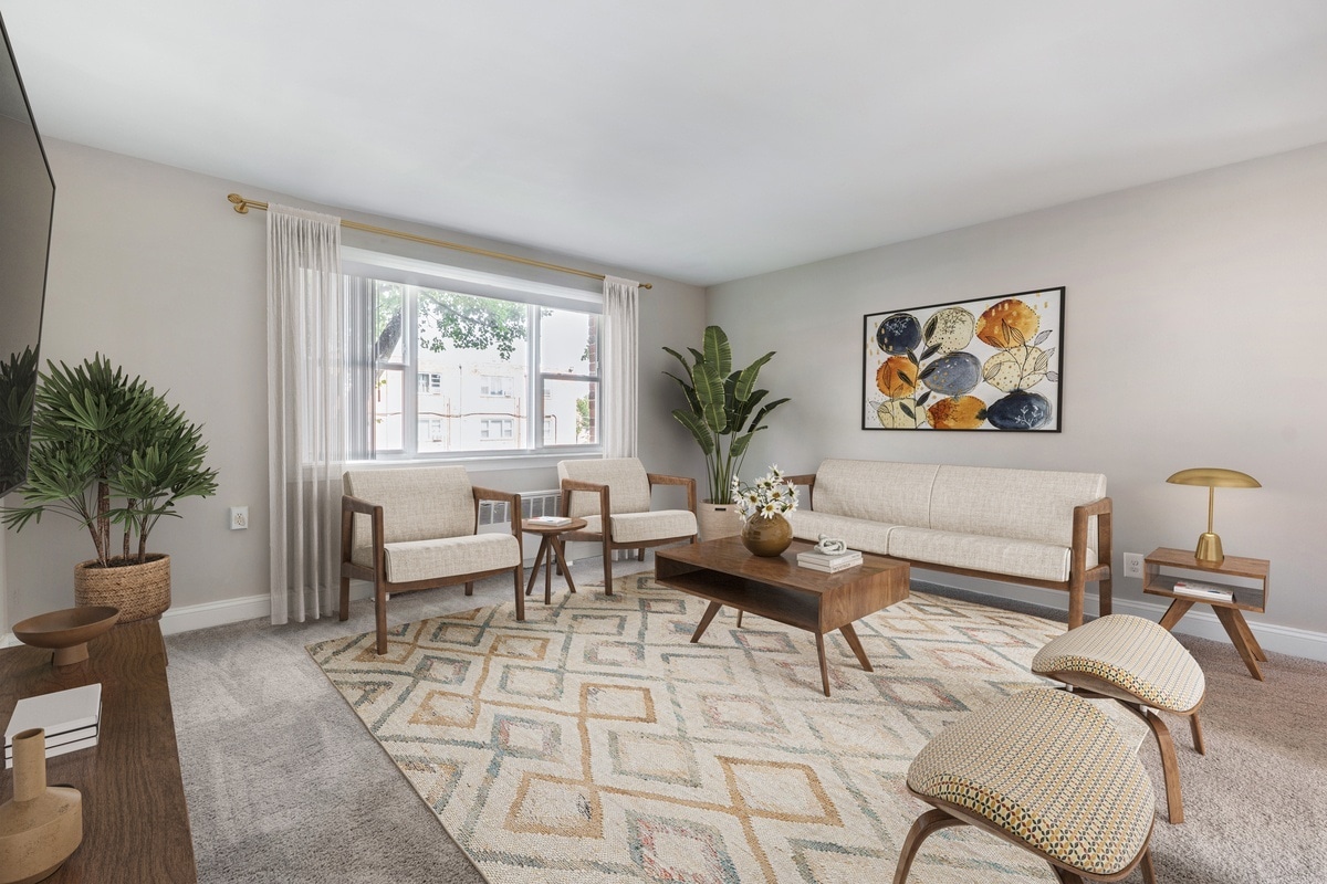 Bedford and Victoria Station Apartments - 1400 University Blvd E ...