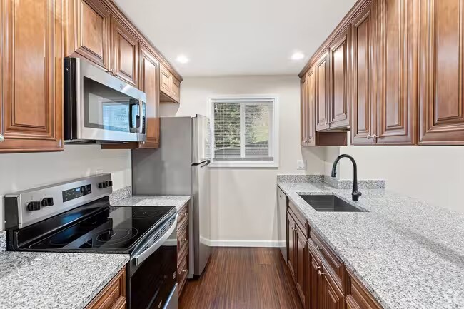 Downtown Bothell Apartments for Rent with High Ceilings - Bothell, WA ...