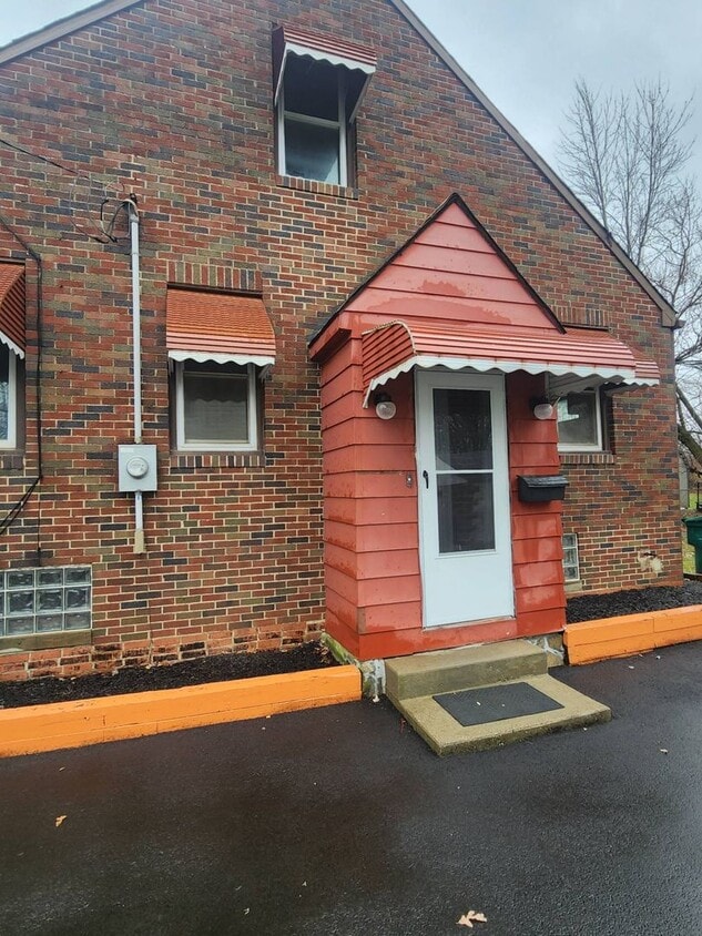 21481 Forbes Rd, Bedford, OH 44146 - House Rental in Bedford, OH ...