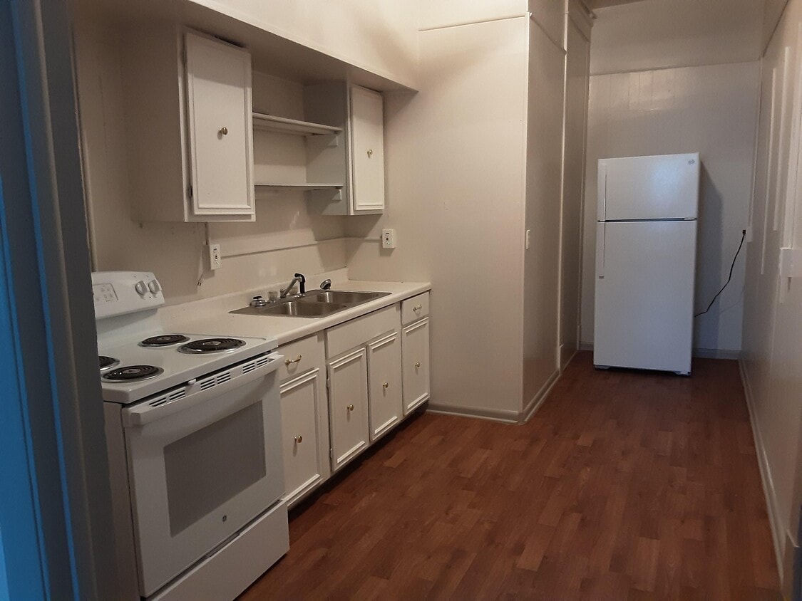 700 Mass Apartments - 732 Massachusetts St Lawrence, KS 66044 ...