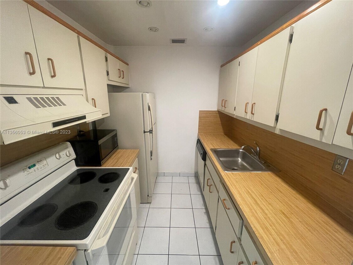 9470 SW 77th Ave Unit O1, Miami, FL 33156 - Condo for Rent in Miami, FL ...