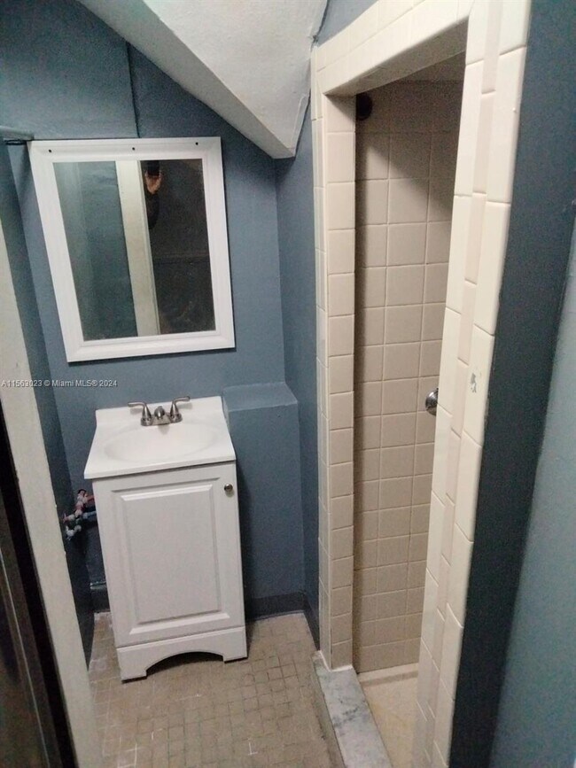 2352 Barnum Ave Unit 3, Stratford, CT 06615 - Room for Rent in ...