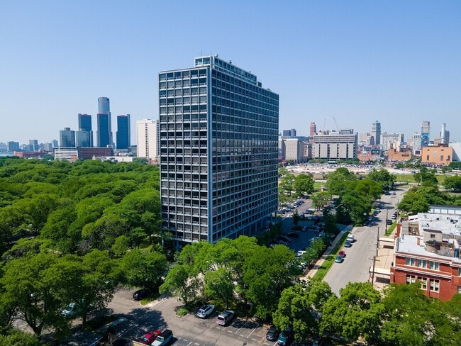 Apartments for Rent with a Walk-In Closet in Lafayette Park Townhouses ...
